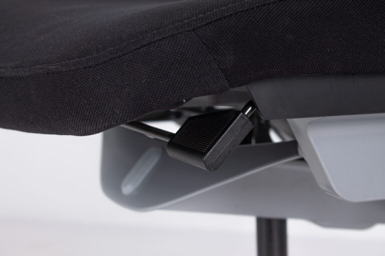 Cadeira Operativa modelo Think V2 – Steelcase | Ikonisch